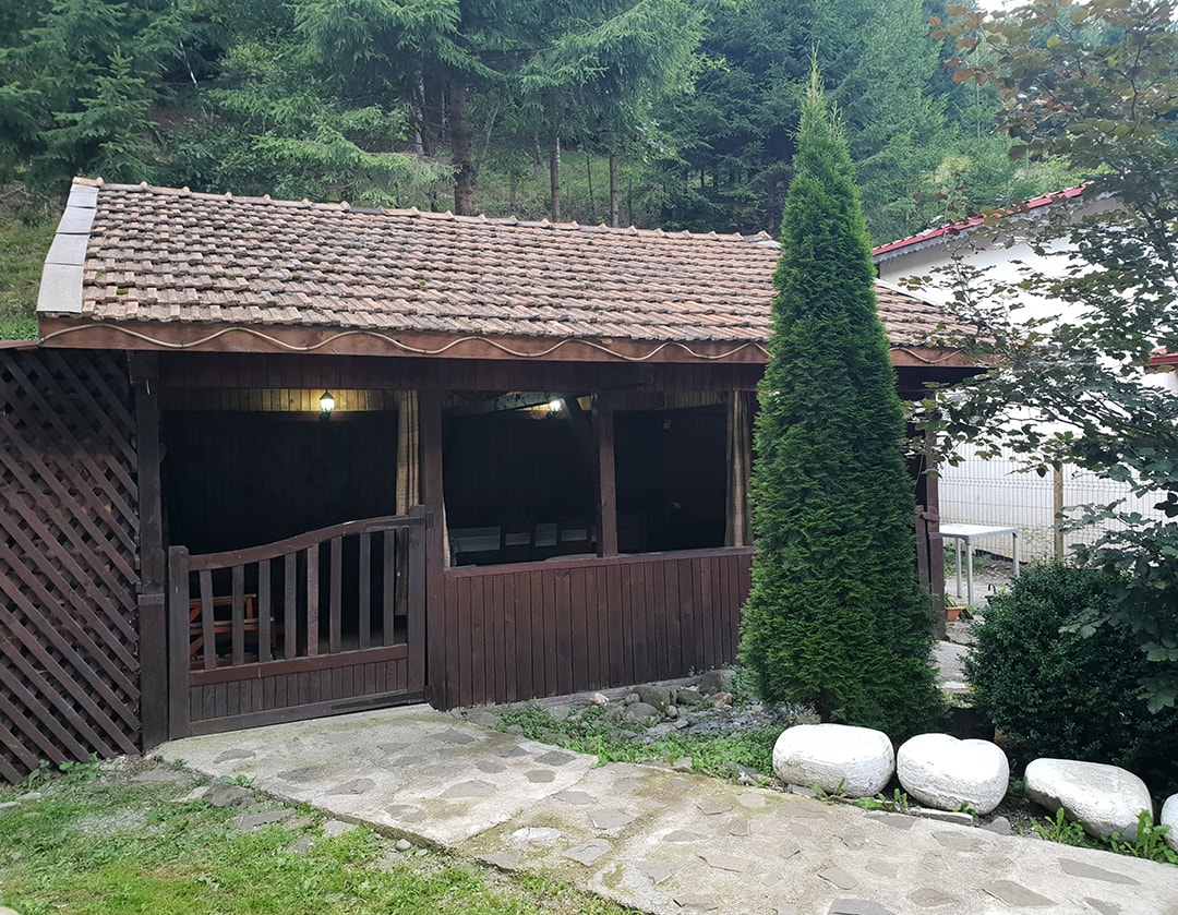 Cabana Miraj - Cazare în comuna Rucăr, sat Sătic, județul Argeș